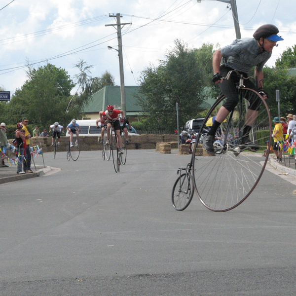 Wondermark » Archive » Penny-Farthing Racing!